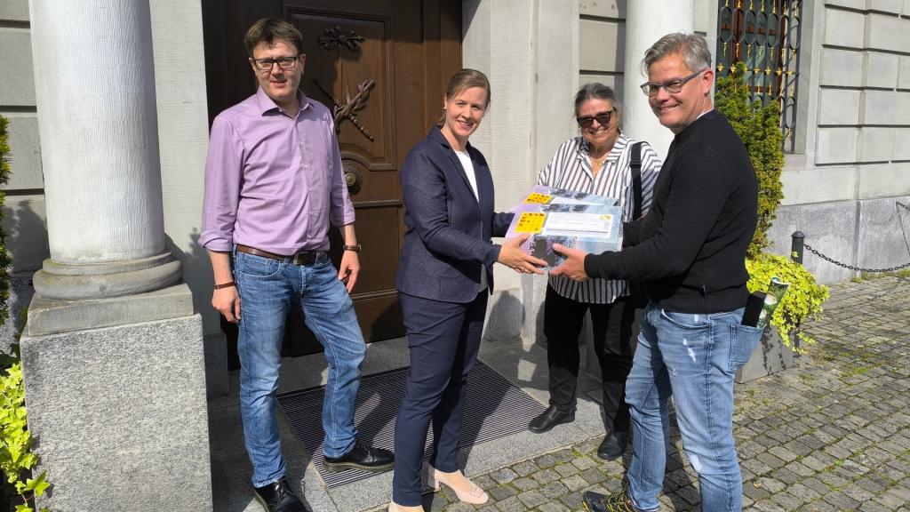 1‘761 beglaubigte Unterschriften eingereicht - Urner Wochenblatt