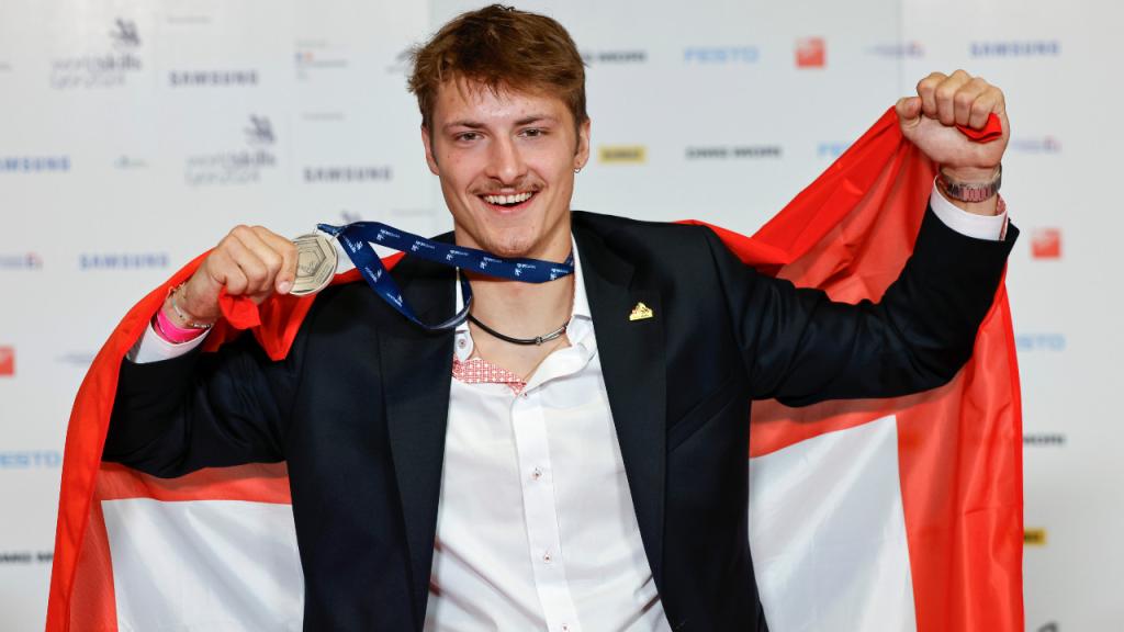 Silbermedaille für Elmar Wyrsch an den WorldSkills - Urner Wochenblatt